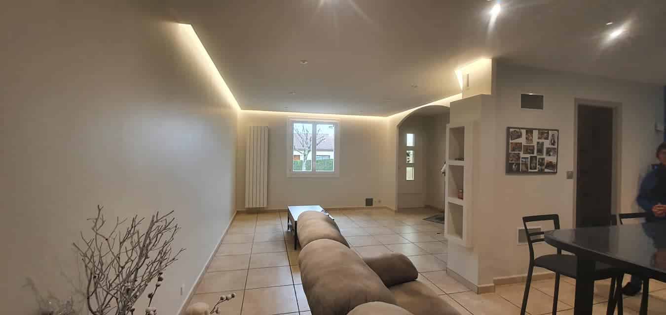 Rénovation électrique : ruban LED et spots - Activ réno